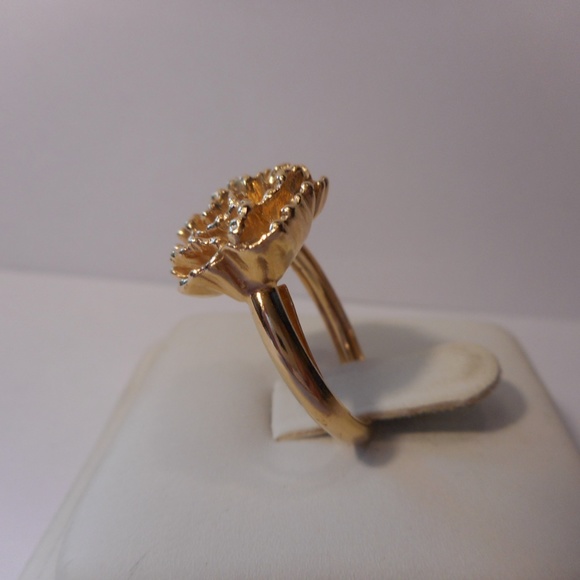Avon | Jewelry | Vintage Avon Gold Tone Carnation Flower Ring | Poshmark